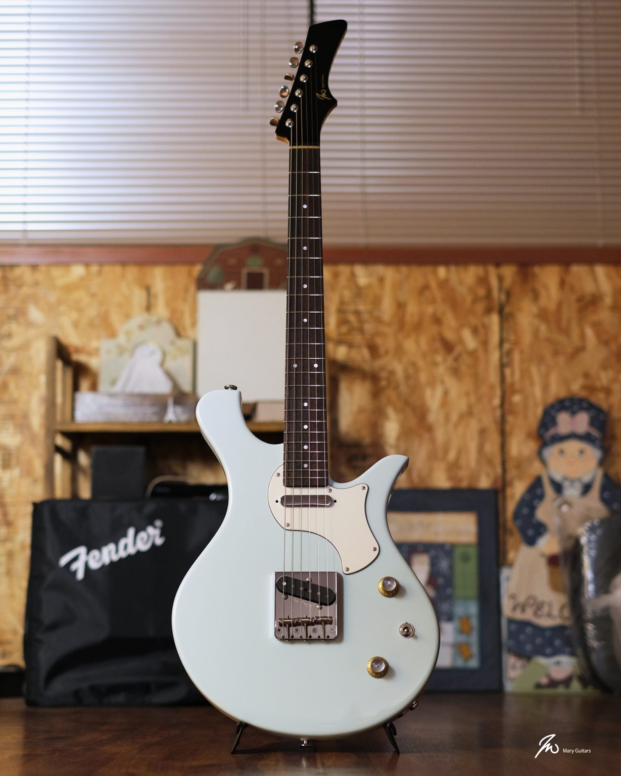 Disco – Mary Guitars